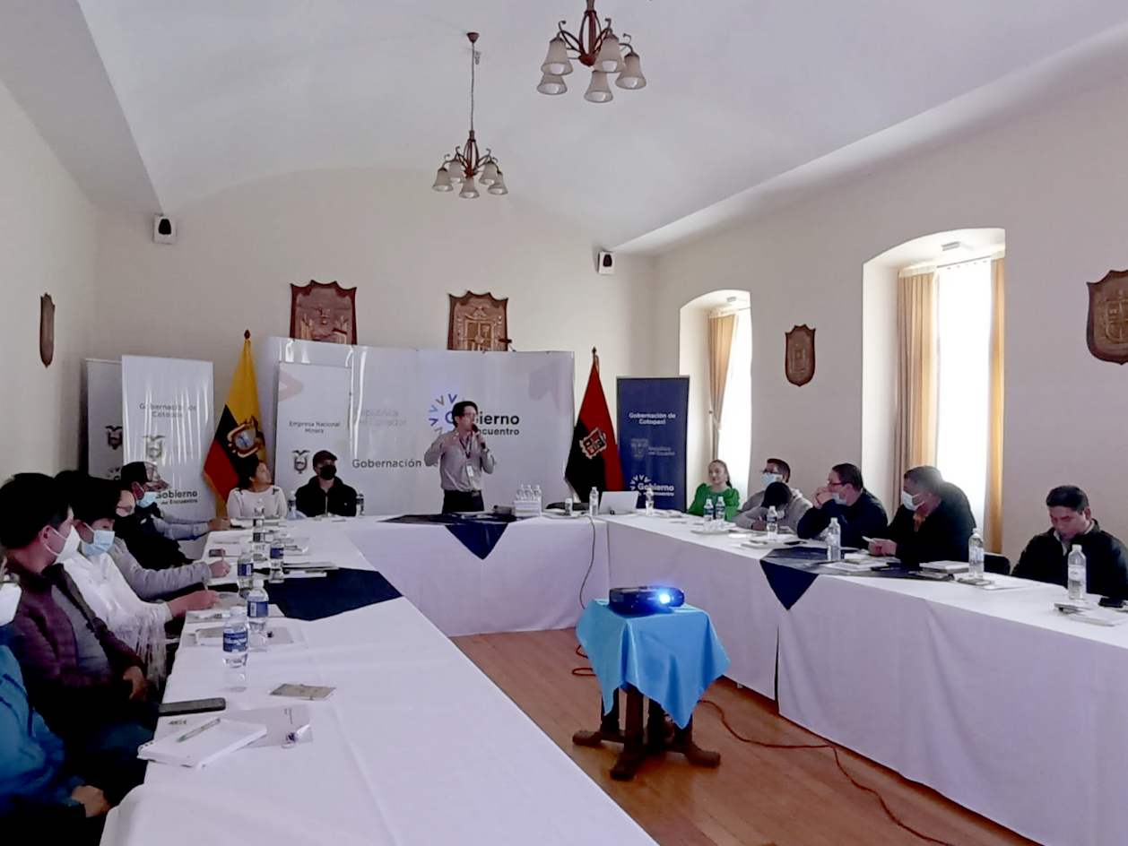 Personal de la ENAMI EP socializó información del proyecto Unacota y la ...